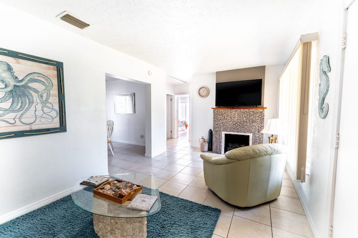 Coming Soon! Relax And Unwind At The Sweet Retreat - Bradenton, FL