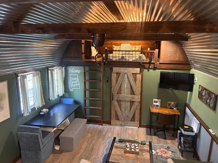 Nostalgic Cottage In The Pines - 利茲