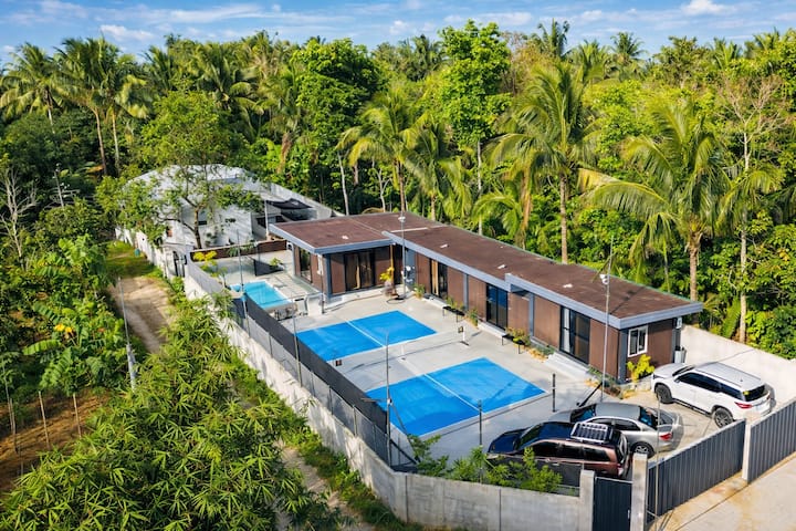 The Pickle House With Pickleball Court And Pool - Amadeo