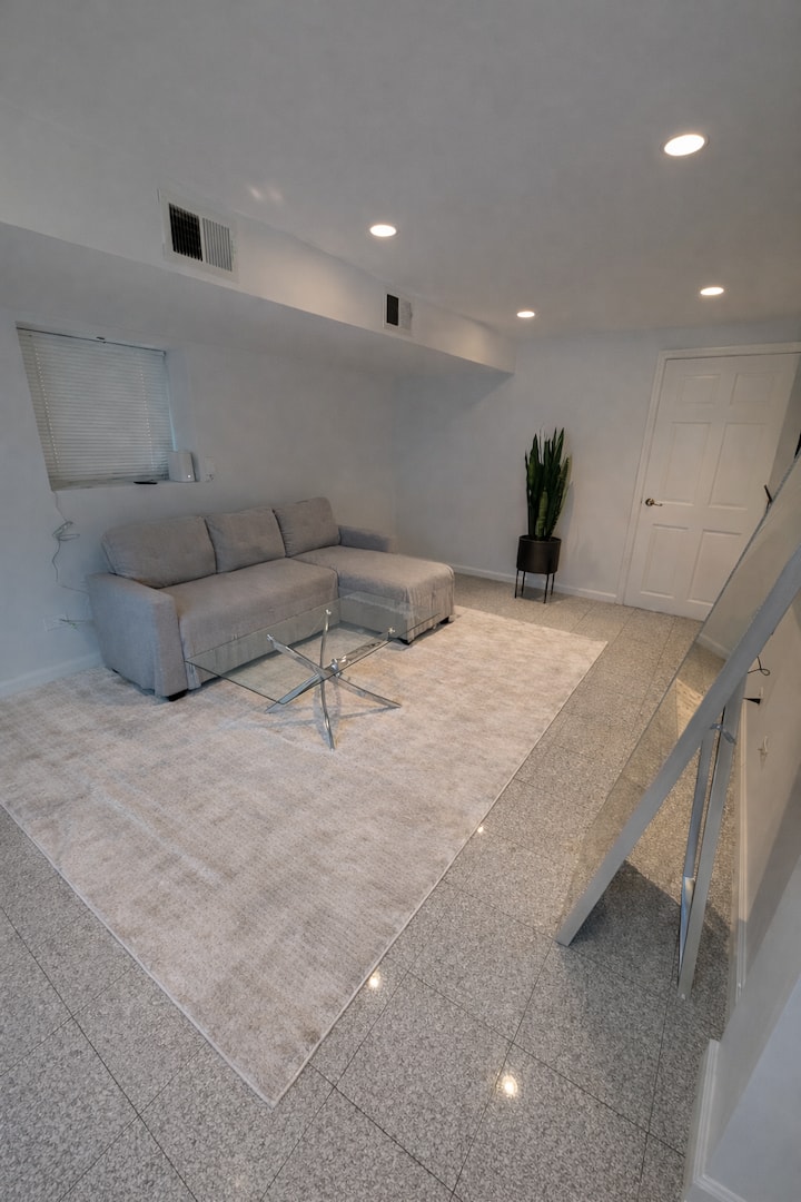 Comfortable Living, Within Reach! - Oak Park