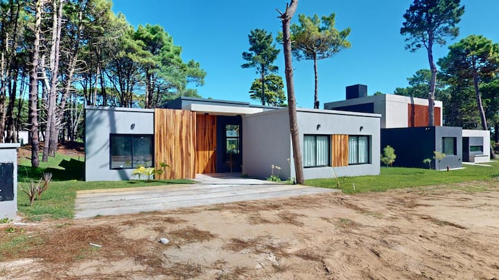 Casa Premium, Con Pileta, Barrio Pioneros Pinamar - Pinamar