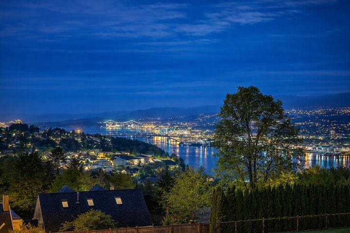 Fifa Hilltop Oasis With Panoramic Views - Grouse Mountain