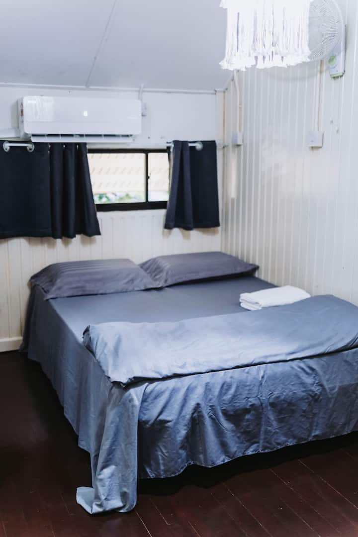 Dedaun Homestay | 1queenbed @ Jambatan Tamparuli - Kota Belud