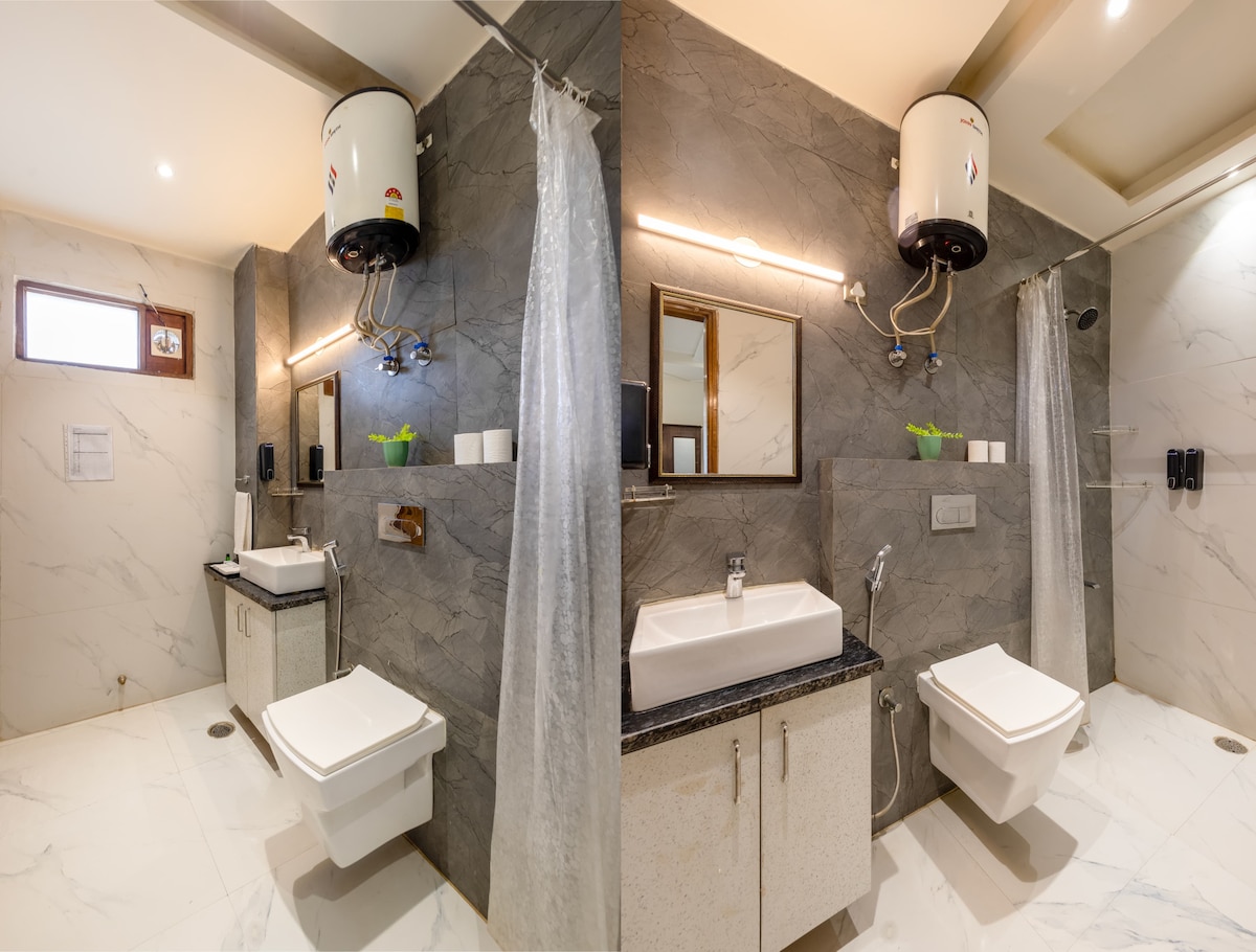 Golf course road DLF phase 1 Rapid metro station - Flats for Rent in ...