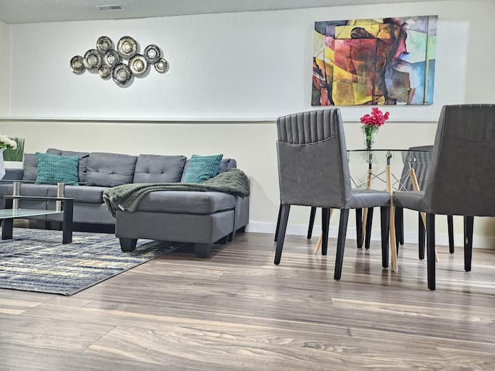 Cozy 2-br Suite | Private Access | Near Everything - Fort Saskatchewan