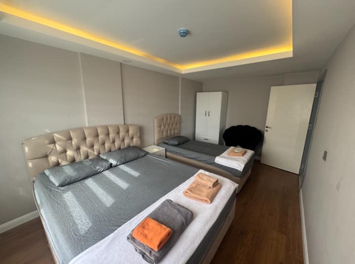 Familysuit-aile Için Uygun, Havuz-café- 5 Kişilik - Lara Beach