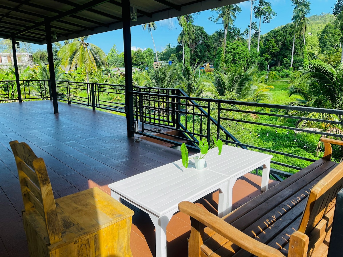 Grandfa House N.11 @ Sritanucenter - Maisons à louer à Ko Pha-ngan ...