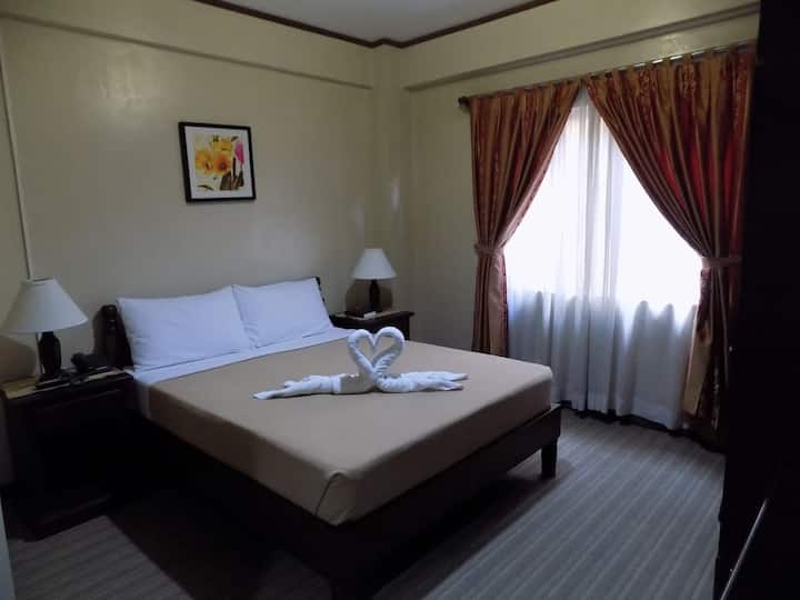 Double Room (2)- Near Burnham Park - Baguio