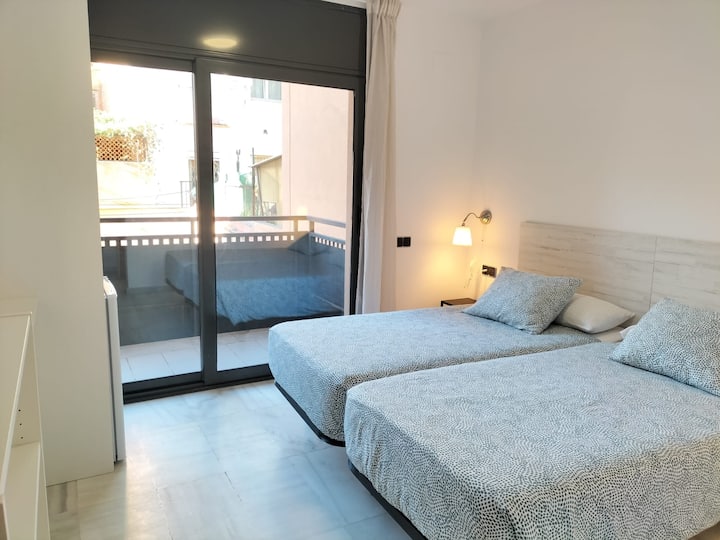 Ef13 Habitación Con Entrada Independiente Y Baño - El Prat de Llobregat