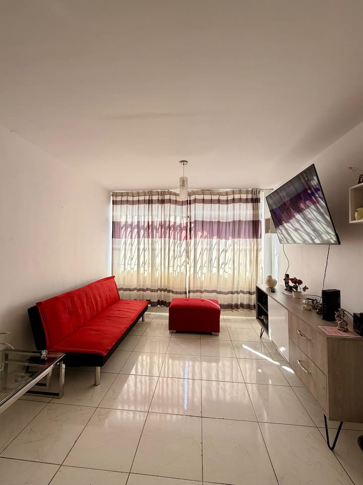 Departamento Amplio Y Acogedor - Chiclayo