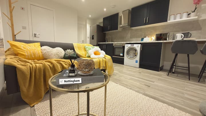 Modern Canal-view 2br Flat Near Tram, City& Uni - Nottingham