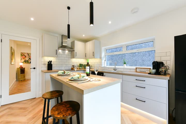 Modern 3 Bed Home | Near M4 | Business & Leisure - The Mumbles