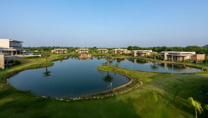 Araiya Gir- Deluxe Villa With Lake View Room - Sasan Gir