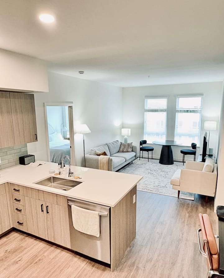 Modern/new 2bd2ba Apt W Resort Amenities -Gym, Bbq - San Leandro, CA