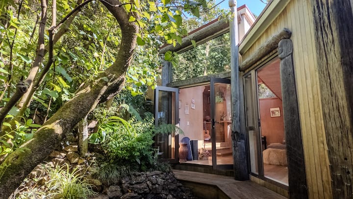 Wingsong Sanctuary - Waiheke Island