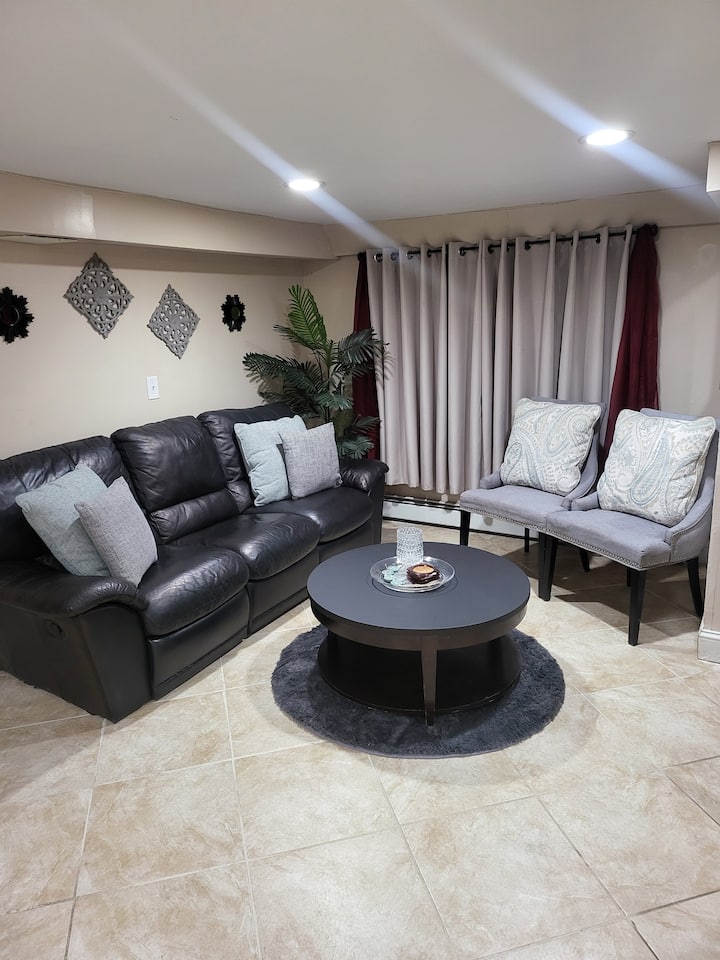 Charming Suburban 1br Apartment - Freeport, NY