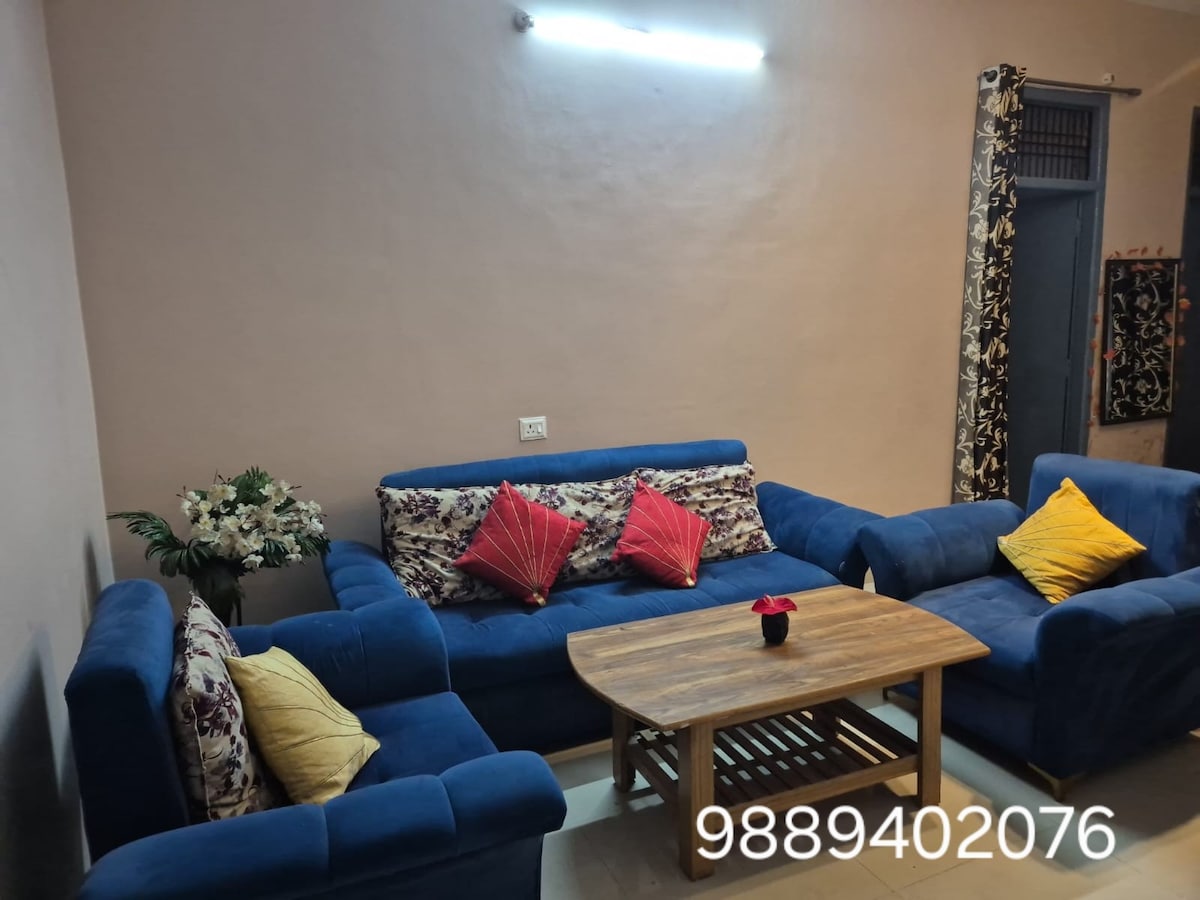 Viswanathan niwas - Departamentos en renta en Benarés, Uttar Pradesh ...