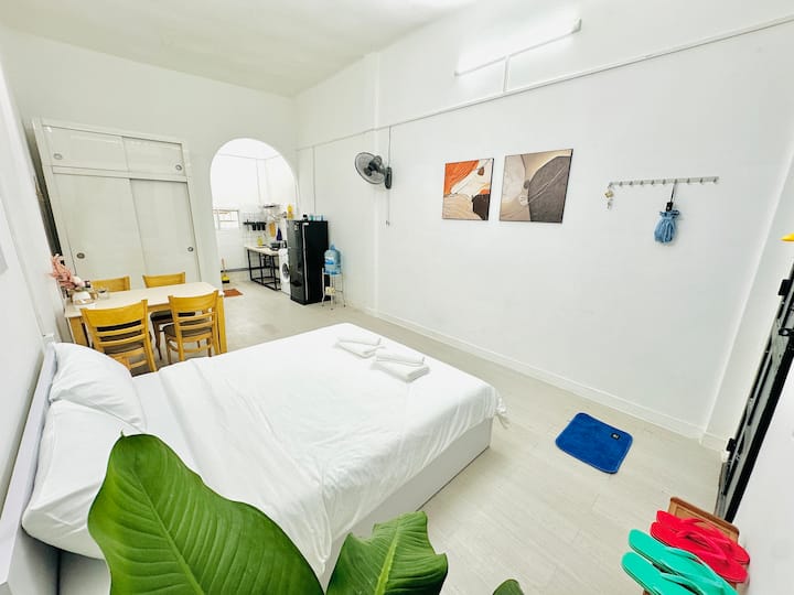 Room 201.  Modern Furnished Near Bui Vien - Ho Chi Minh City