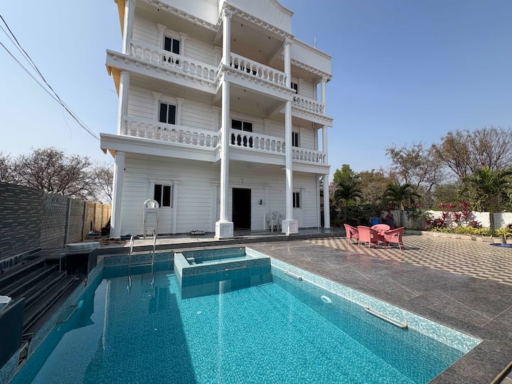 Berlin Villa 6br Farm Private Pool By Homeyhuts - Hyderabad