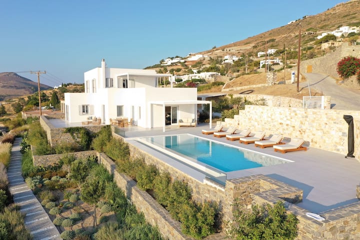 Villa Lucas With 4 Br, Private Pool,sunset-seaview - Paros