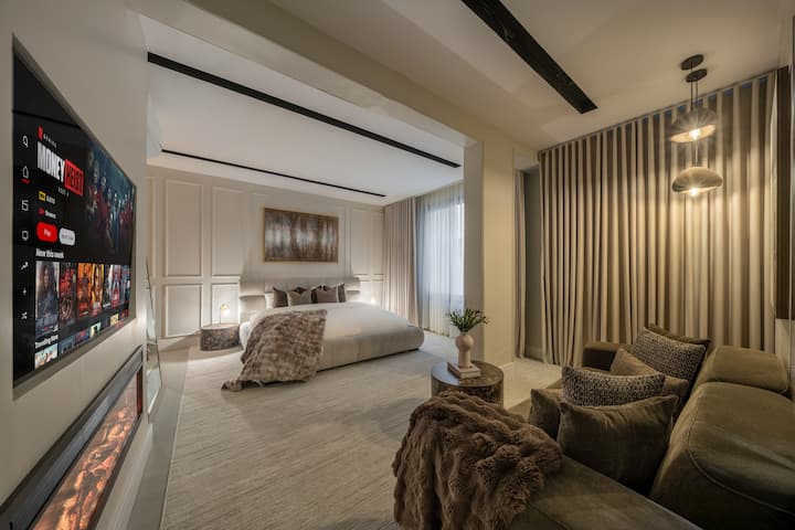 Harmony Studio 65”smart, Prime Location - Saudi Arabia