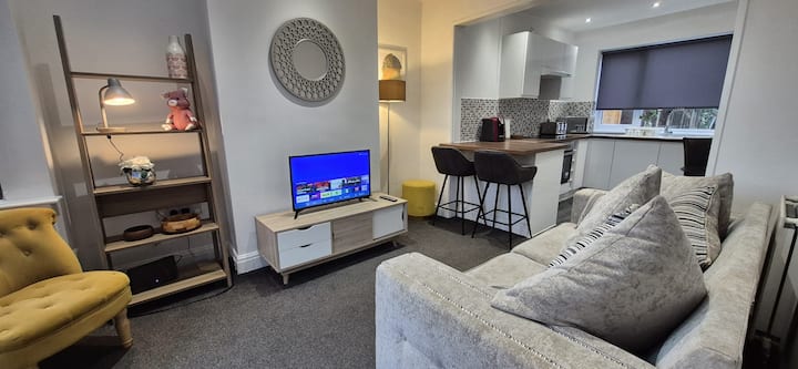 The Wheatley: 3 Bed House & Free Off Road Parking - Doncaster