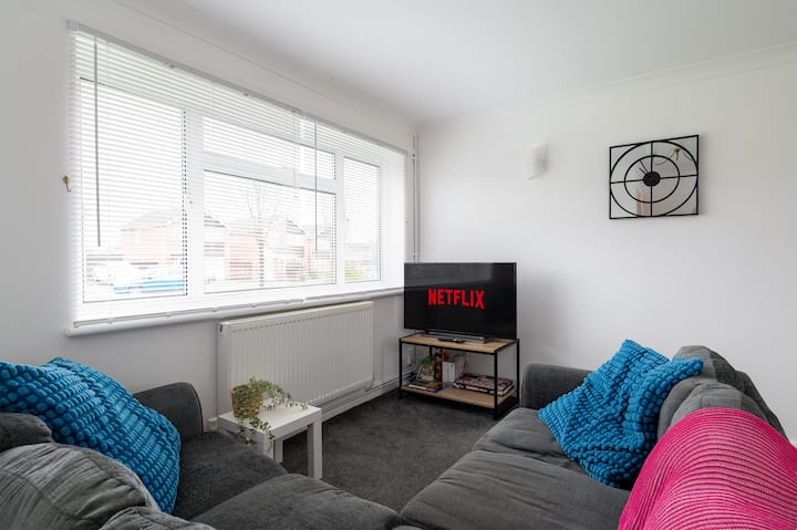 Longer Bookings | 3 Bed | Sleeps 5 | Free Parking - Hertfordshire