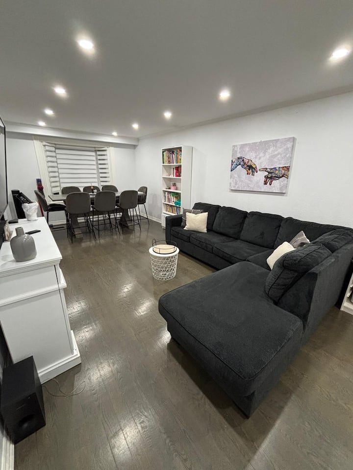 Cozy 3br Family Home | Kid-friendly - Bradford, ON, Canada