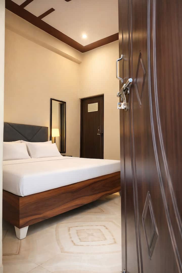 Peaceful & Private Couple Friendly Bed & Breakfast - 바라나시