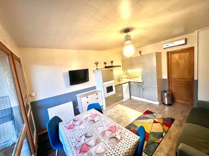 Apparemment Aux Pieds Des Pistes - Métabief