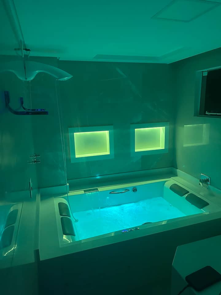 Suíte Com Hidromassagem Em Palmas •Perto Do Centro - Governador Celso Ramos