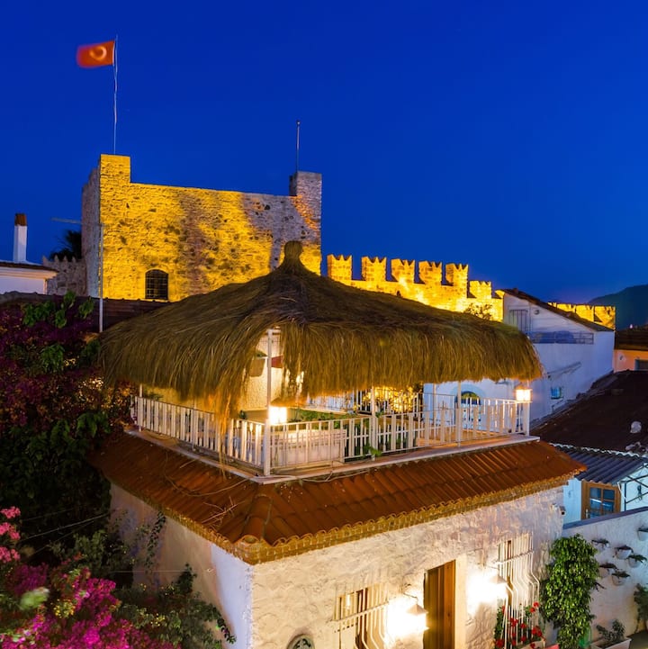 Old Town Stone House With Private Terrace View - Marmaris