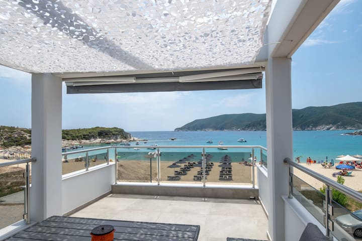 Sigma Beachfront Villa | The Black Pearl Villas - Sarti