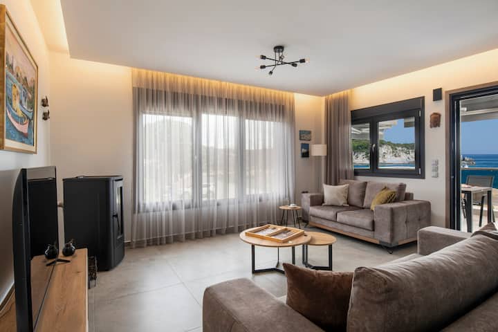 Sigma Beachfront Villa | The Black Pearl Villas - Sarti