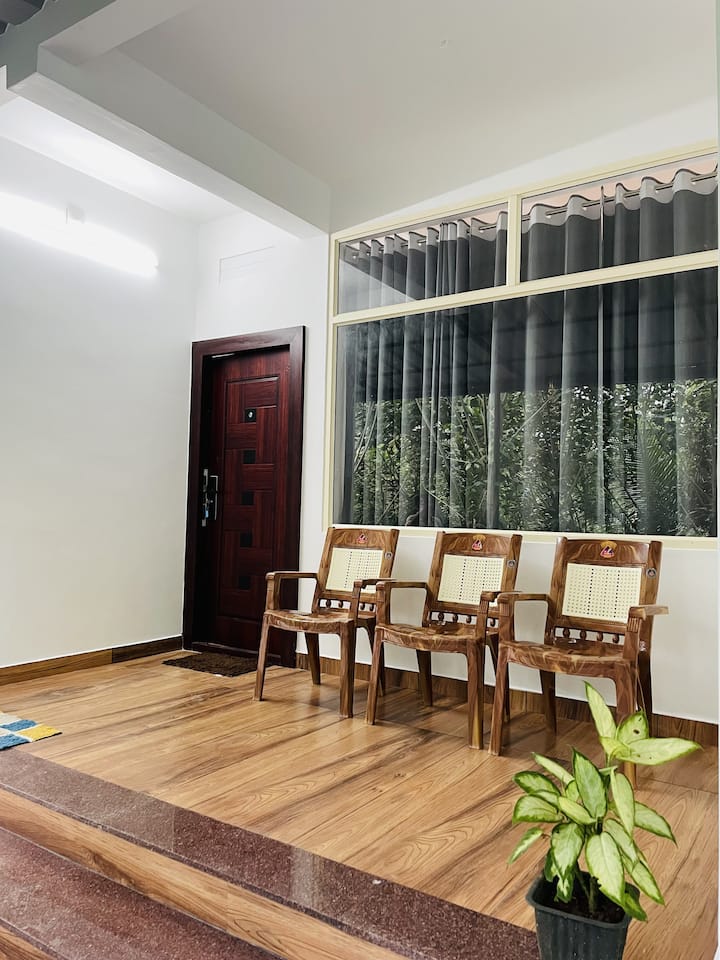 3 Bed Room Private Villa With Kitchen - Munnar