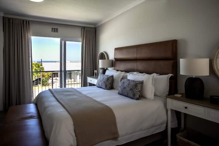 Tide & Together - A Family Get-away Home - Hermanus