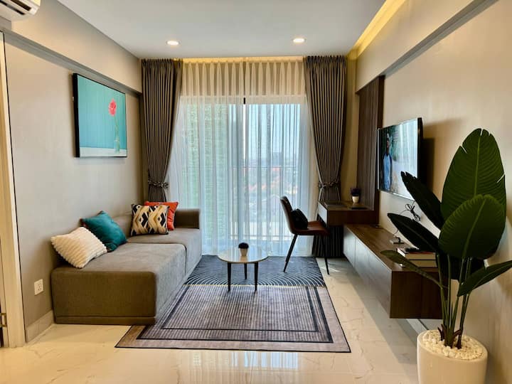 Spacious 1br W/ Balcony Near Makro Market - Phnom Penh