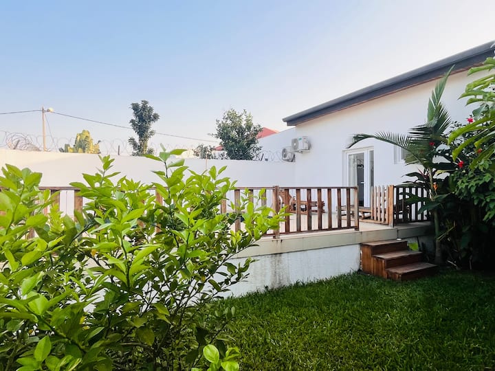 Villa M2, 5 Chambres Autonomes, Piscine Et Service - Côte d'Ivoire