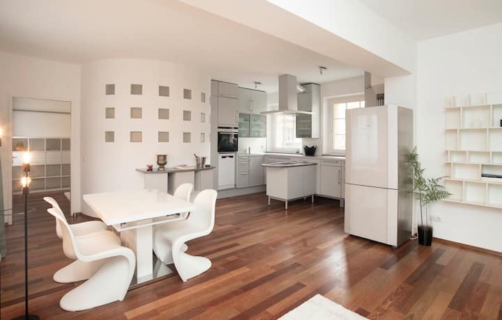 Stilvolle All-in-one-wohnung - München