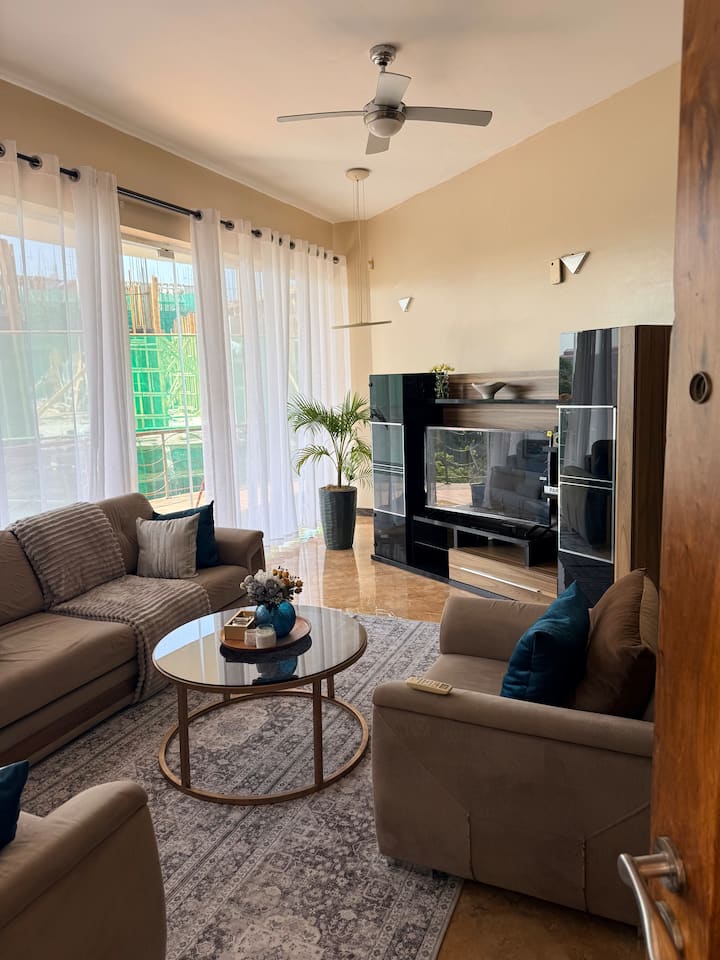 Spacious 2-bedroom, 2-bath Apartment In Masaki - Dar es Salam