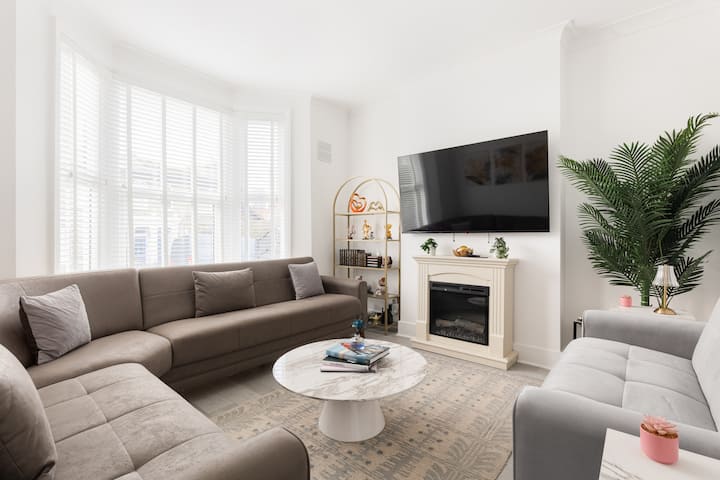 Inviting 1br Garden Flat Near Lewisham Station - London