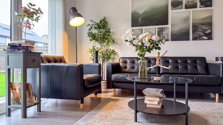 New Modern Detached House With 5bdr Glasgow - Glasgow