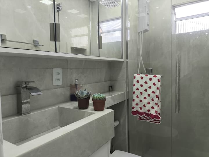 Apto De 2 Quartos,  No Centro De Joinville. - Joinville