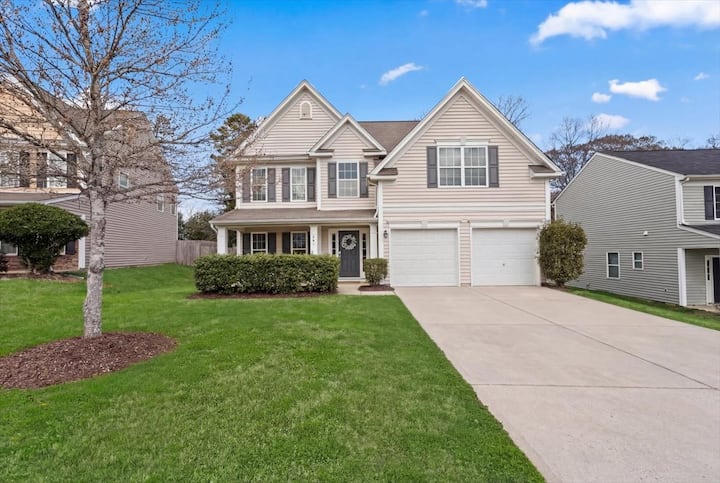 Group Friendly Haven – Steps From Light Rail - Charlotte, NC