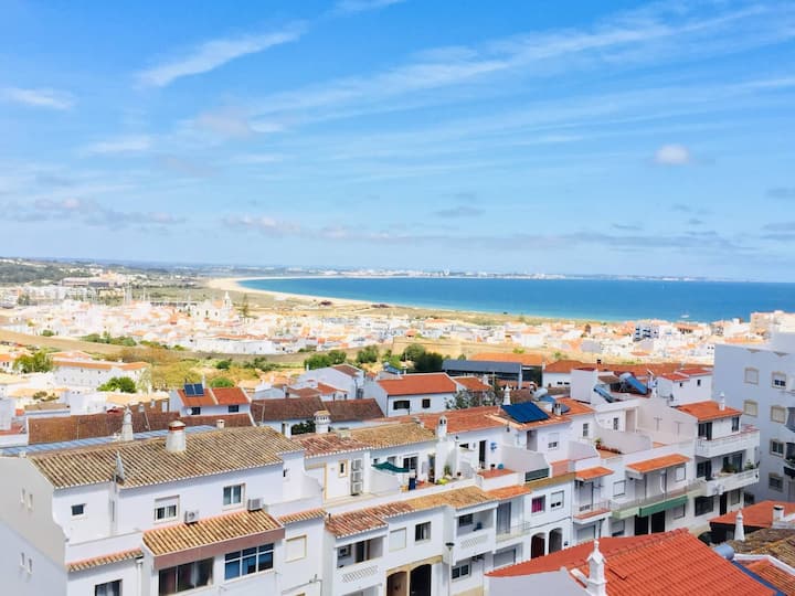 Quarto Em Apartamento Com Vista Mar Deslumbrante - Lagos