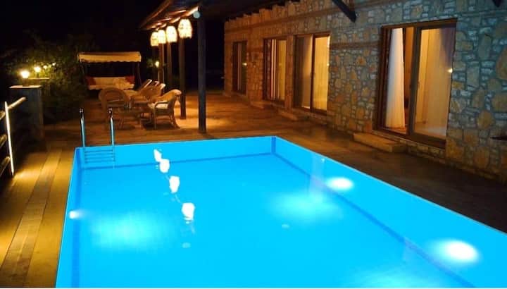 Akyaka Orman Ve Deniz Manzaralı Mustakil Villa - Akyaka