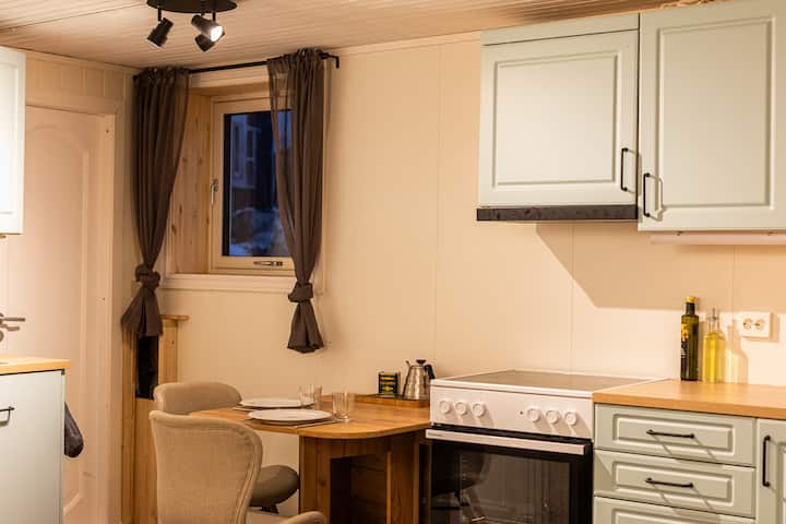 Vintage Apartment Near The City Center Of Tromsø - Tromsø