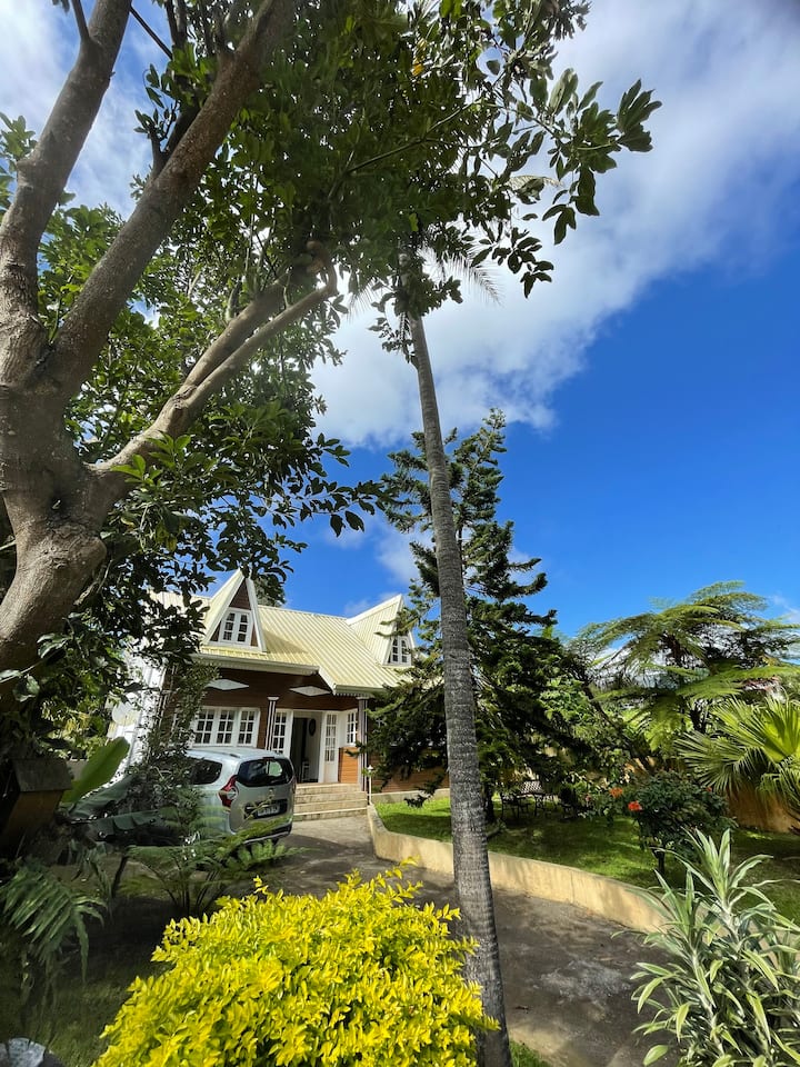 Maison En Pleine Nature à Dos  D âNe - Saint-Denis, La Réunion