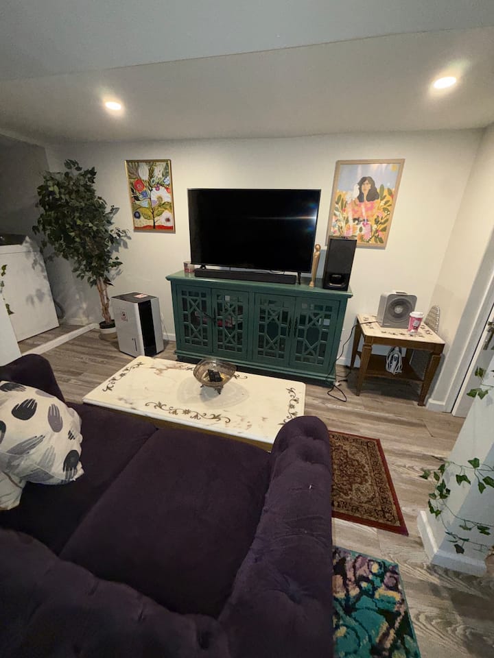 Modern Private Suite • Cozy & Quiet • Near Transit - Newark, NJ