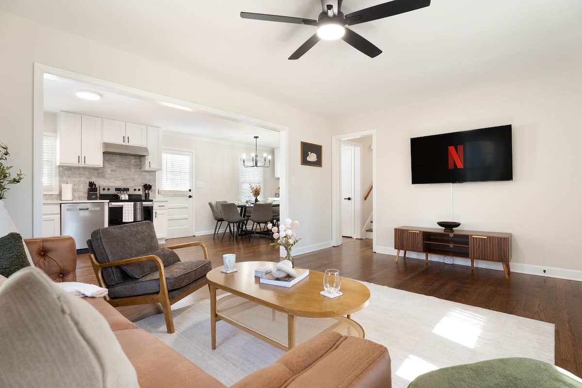 Près de North Hills avec foyer | Maison spacieuse de 4 chambres ...